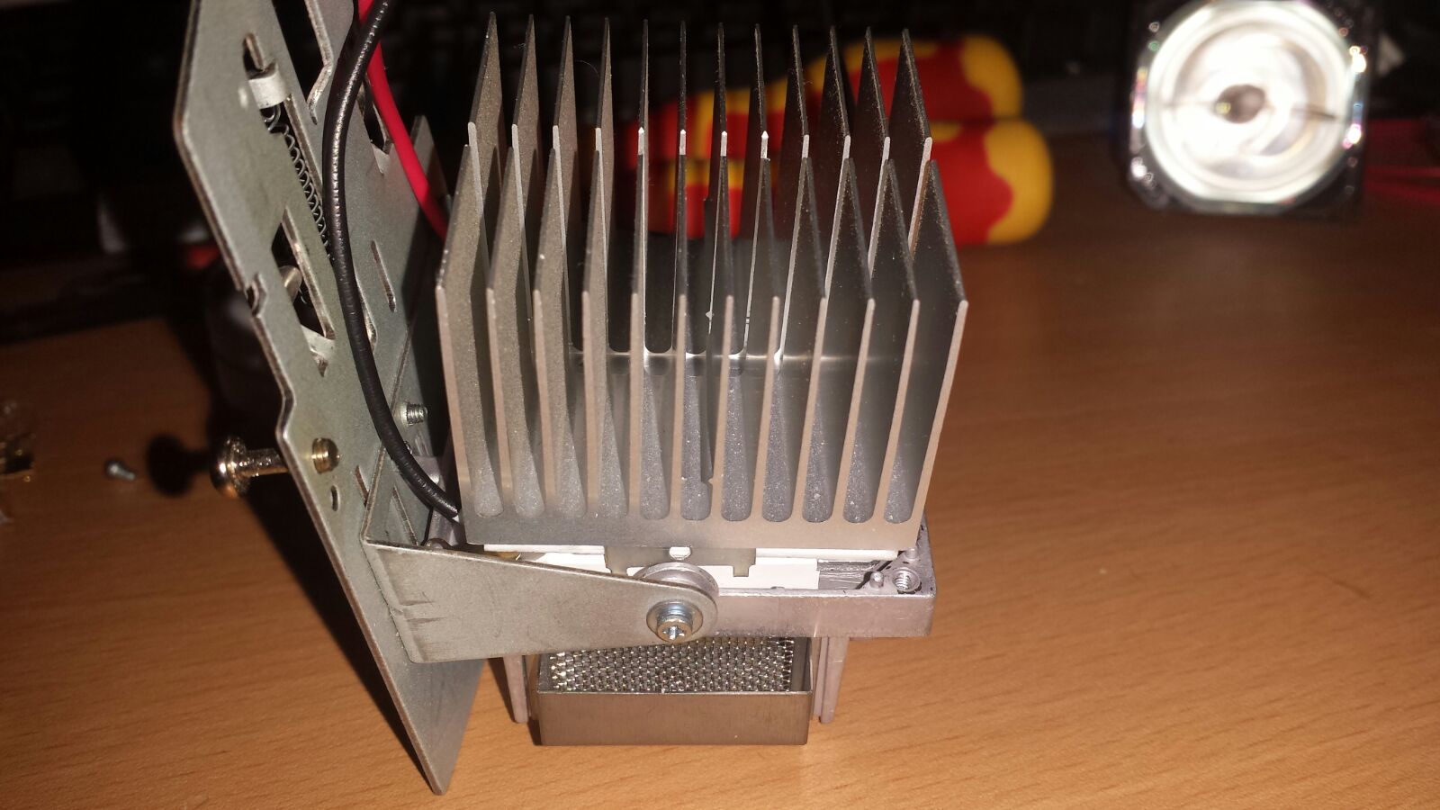 DIY LED Beamer lamp with Peltier cooling | Hackaday.io