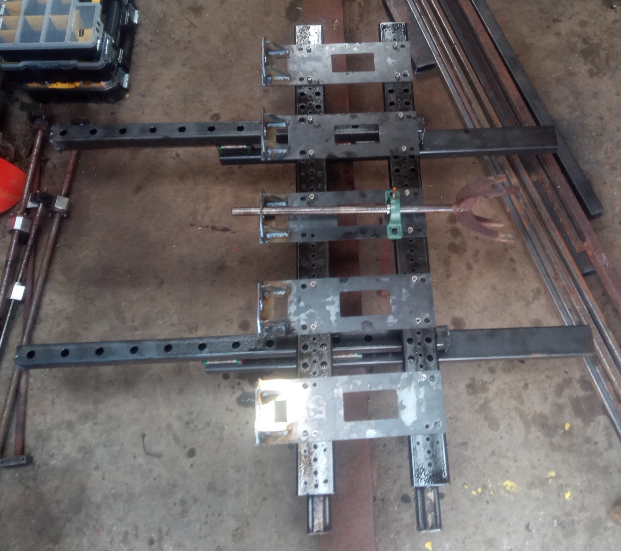 Claw Brackets welded Up and in Position | Details | Hackaday.io