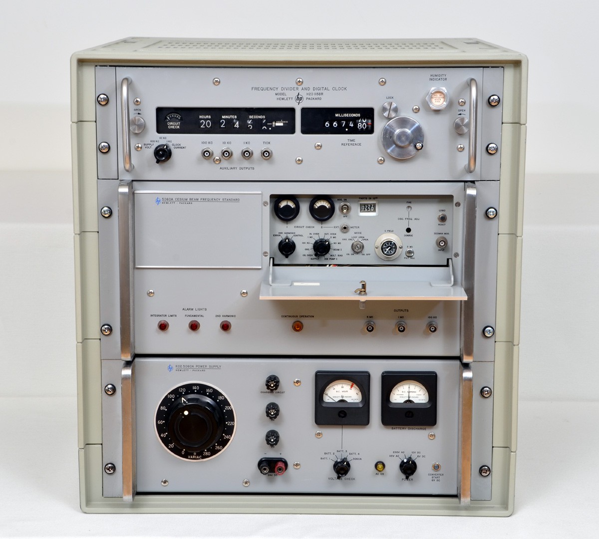 Gallery | Restoring HP’s atomic clock that sync'ed the world | Hackaday.io