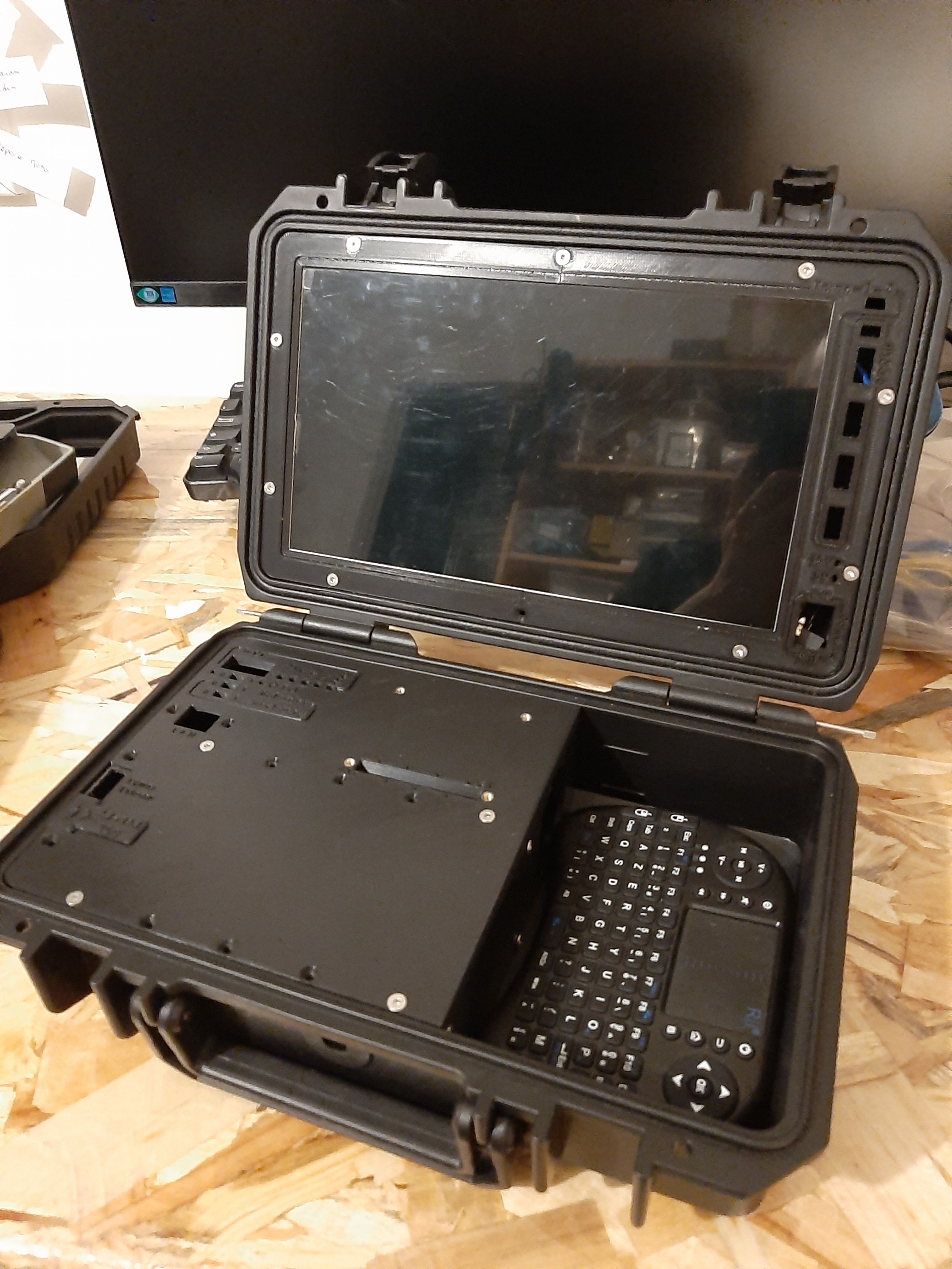 Gallery | YAHRC - Yet Another Ham Radio Cyberdeck | Hackaday.io