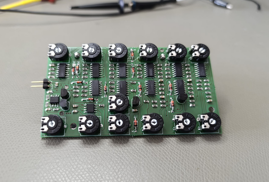 The (analog) 1Hz sinewave generator | Hackaday.io