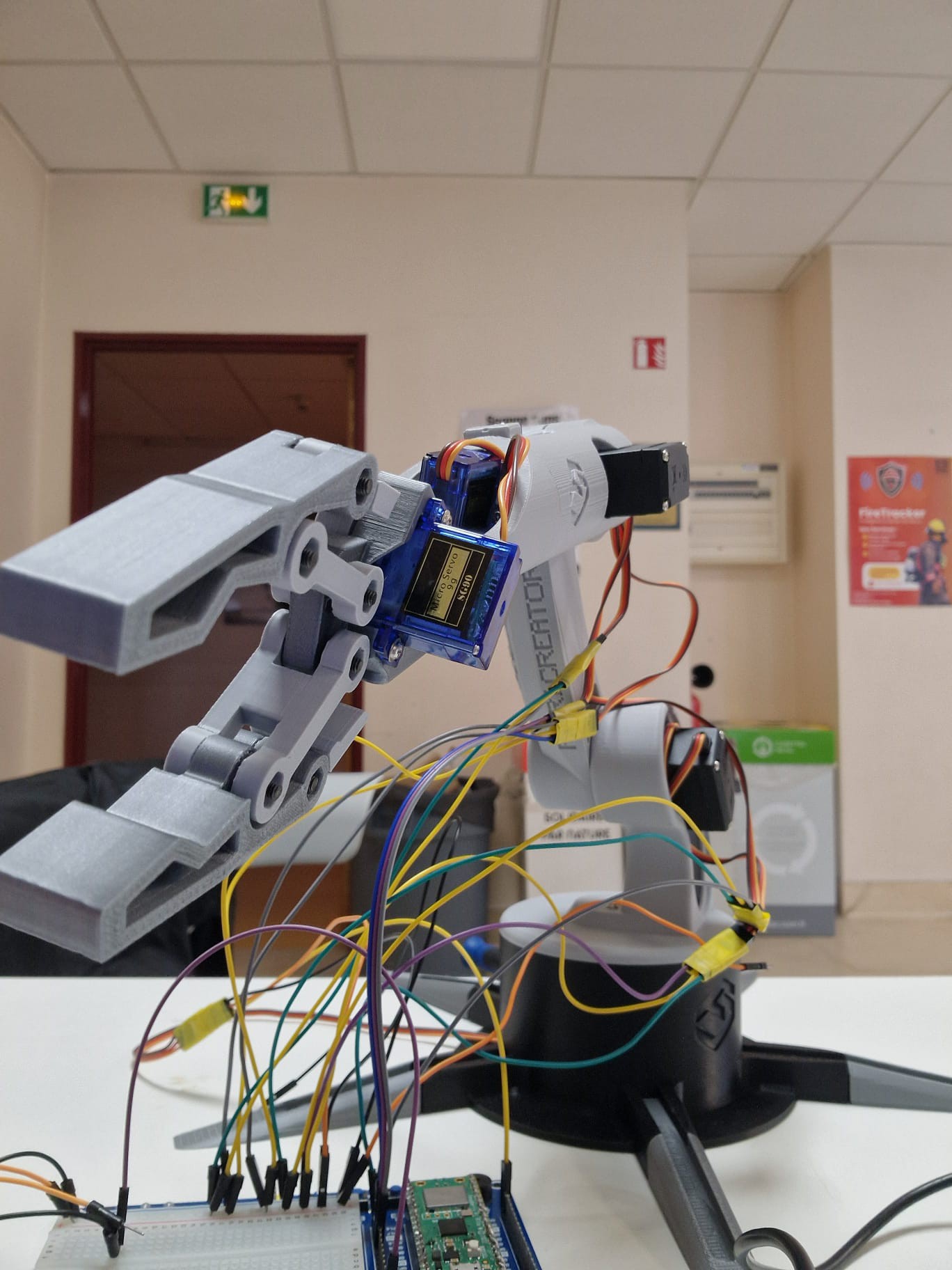 Gallery | Robotic arm (again) | Hackaday.io