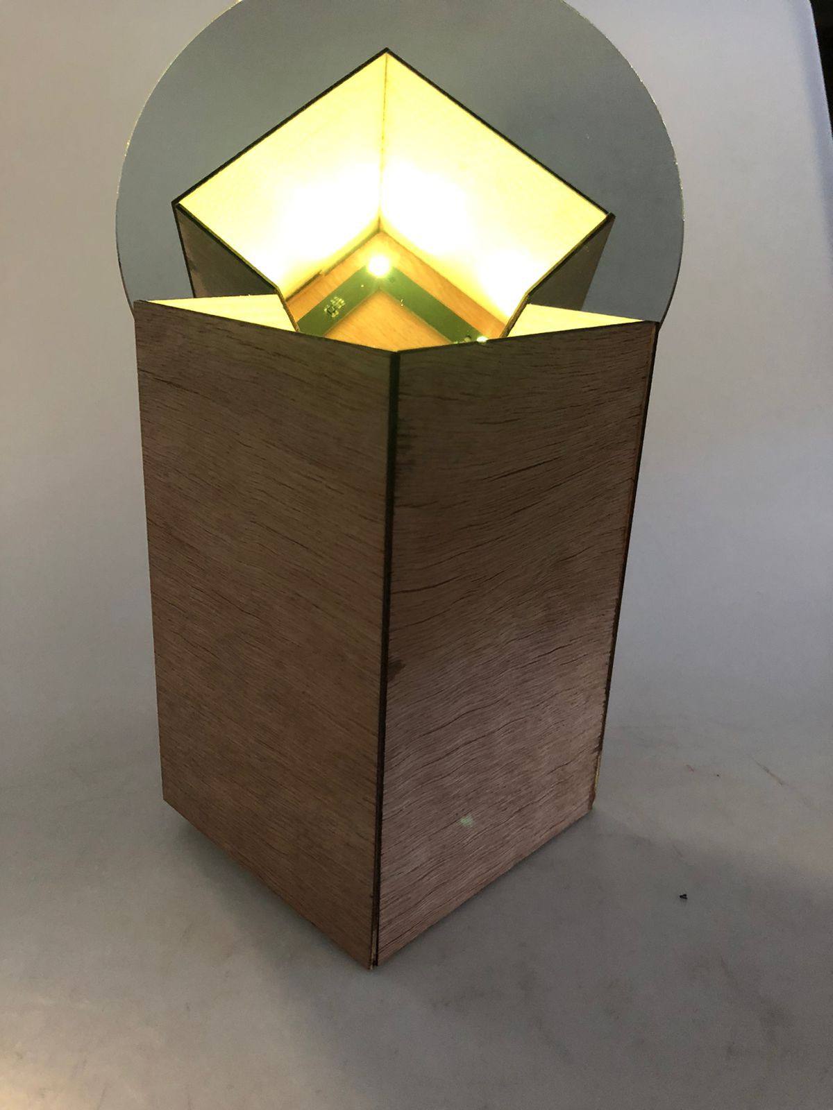 Gallery | Suplyframe Designlab´s PCB lamp workshop | Hackaday.io