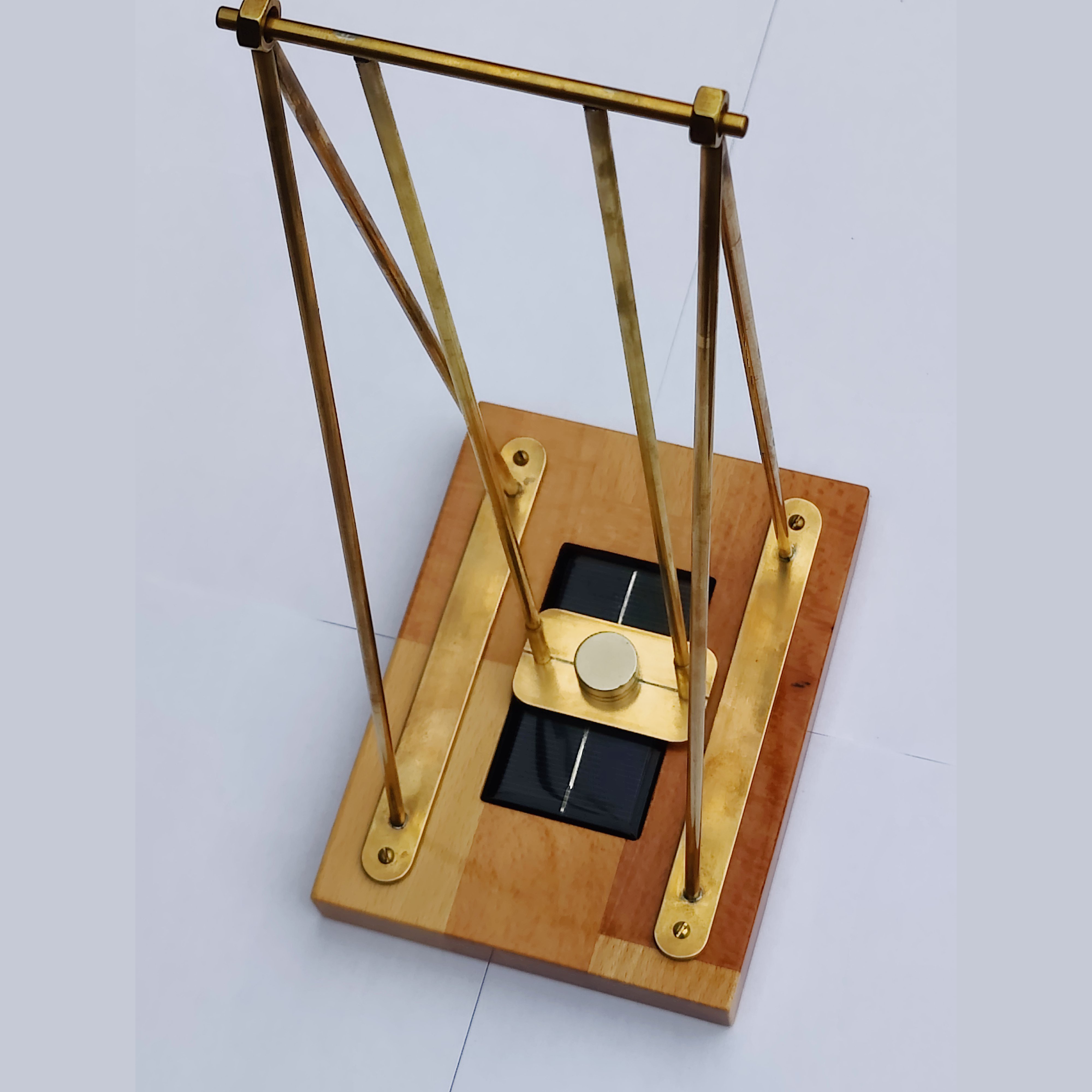 1Hz solar powered pendulum uses no transistors | Details | Hackaday.io