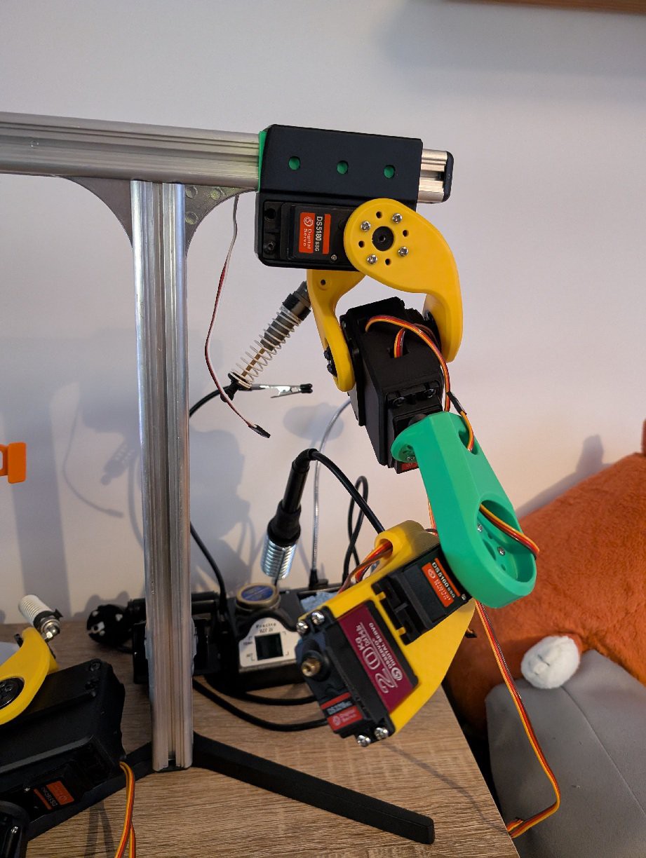 Gallery | Almost humanoid robot | Hackaday.io