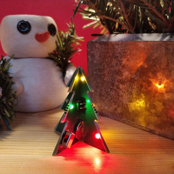 $1 PCB Christmas Tree | Hackaday.io