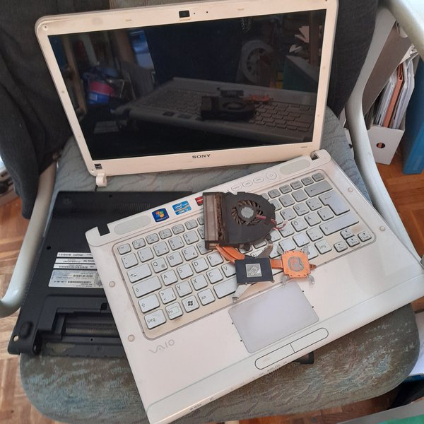 Upcycling: Laptop gets a VT100 Terminal | Hackaday.io