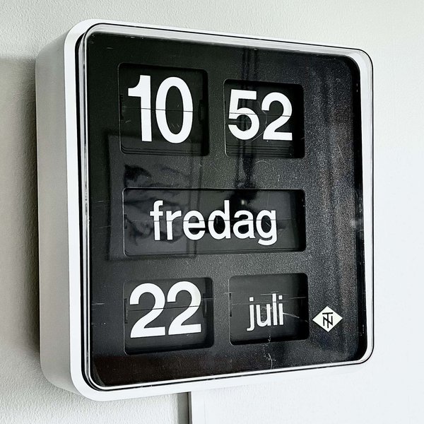 Bodet Flip Clock Hacked back to the Present | Hackaday.io