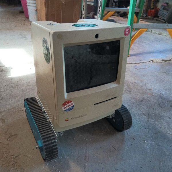 'Steve' The Mac Classic Robot | Hackaday.io
