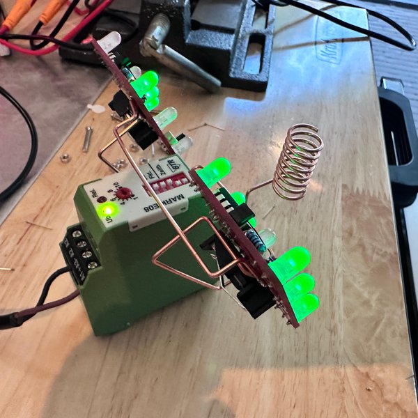 1 Hertz Dobbel | Hackaday.io