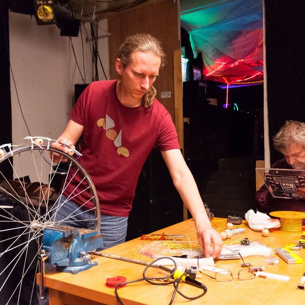 Bending the light | Hackaday.io