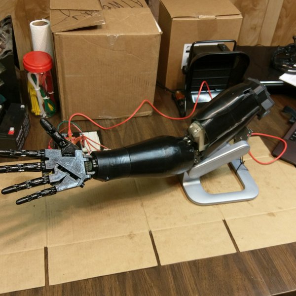 Humanoid robotic arm with EEG control | Hackaday.io