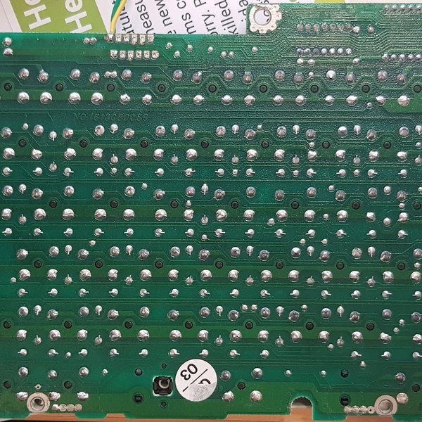 Reverse engineering a old school keyboard | Hackaday.io