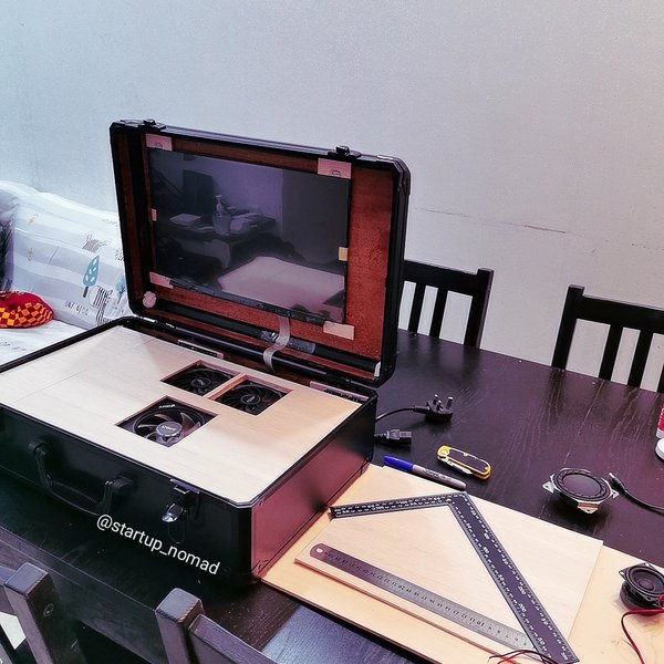PC Briefcase | Hackaday.io