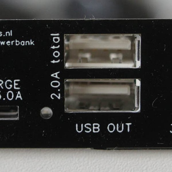 9-24V output 36W programmable Powerbank | Hackaday.io
