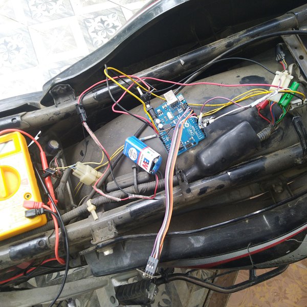 smart helmet with wireless brake,turn light & Blth | Hackaday.io