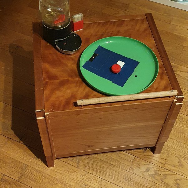 Vending Machine for Birds | Hackaday.io