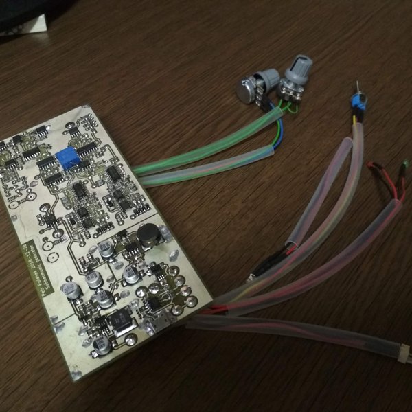 Analog oscilator-less octave-down effect box | Hackaday.io