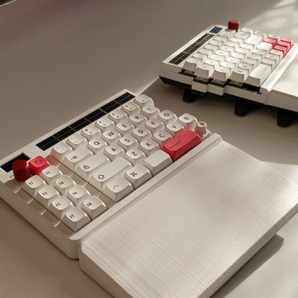 Aloidia: wireless split solar powered keyboard | Hackaday.io