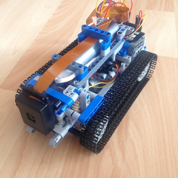 Advanced tracked LEGO vehicle | Hackaday.io