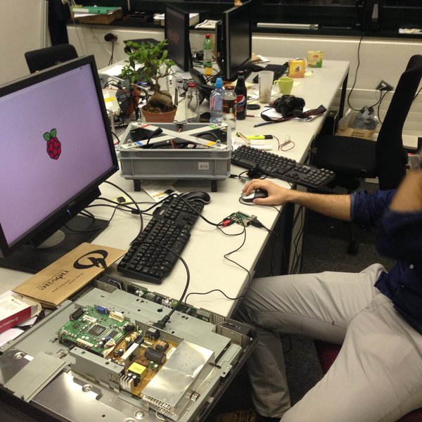 Raspberry Pi 3 based workstation | Hackaday.io