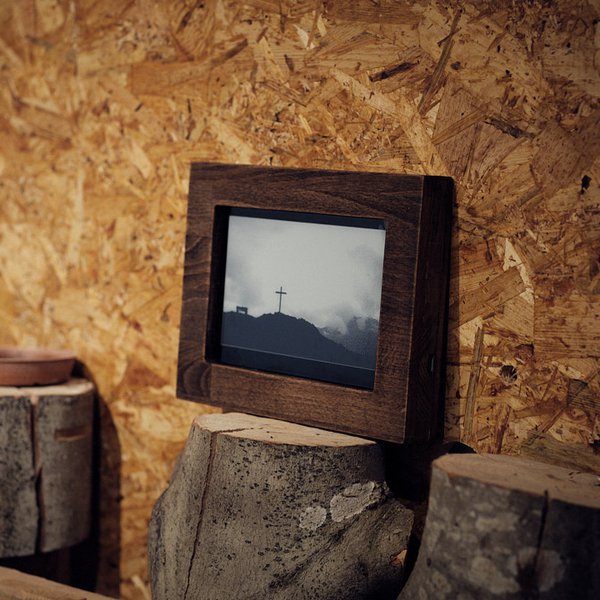 Postcard frame | Hackaday.io