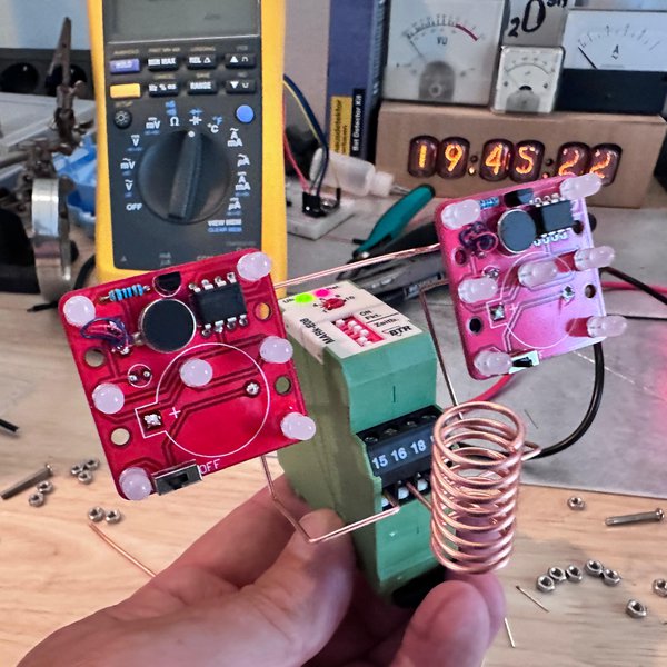1 Hertz Dobbel | Hackaday.io
