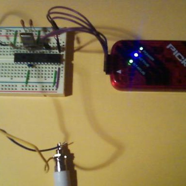 XORYA - extremely low cost game console on PIC32 | Hackaday.io