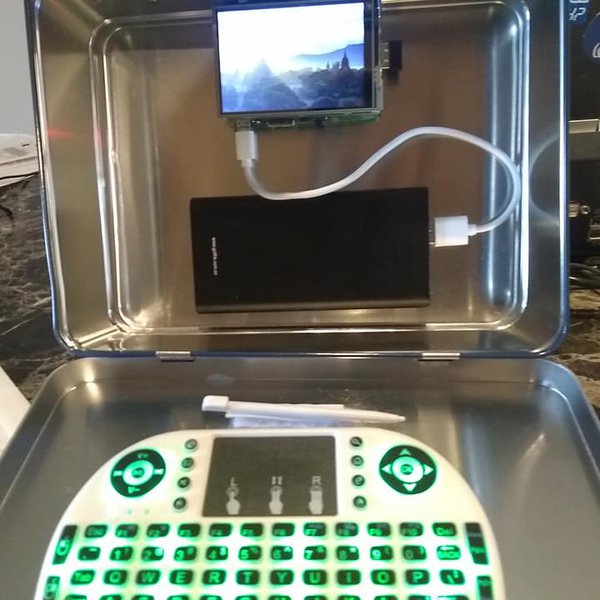 Raspberry Pi Lunchbox Laptop | Hackaday.io