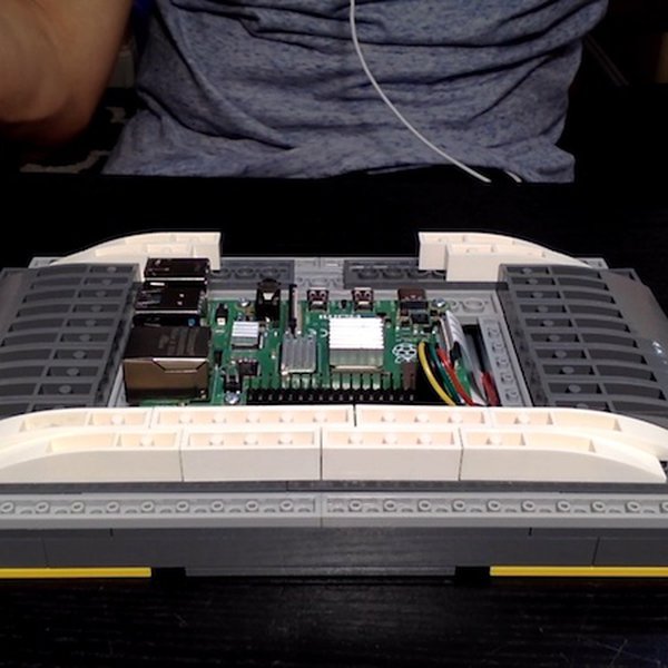LEGO Raspberry Pi Touchscreen Case | Hackaday.io
